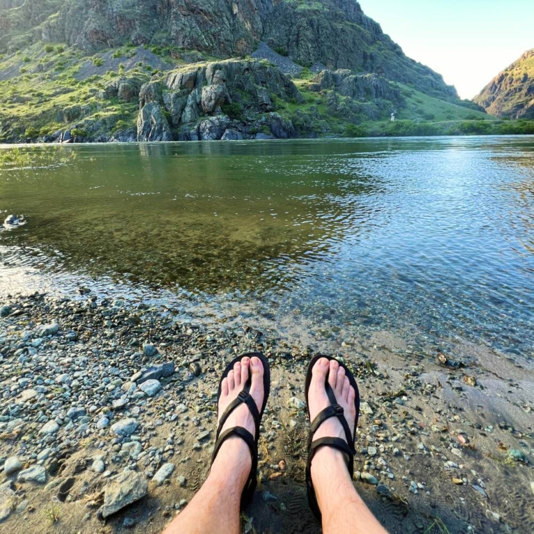 Best Ultralight Sandals For Backpacking 2025